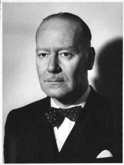 Portrait of Kenneth Slessor [picture]