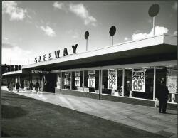 Shopping mall featuring Safeway supermarket, Mornington, Victoria, 1967 ...