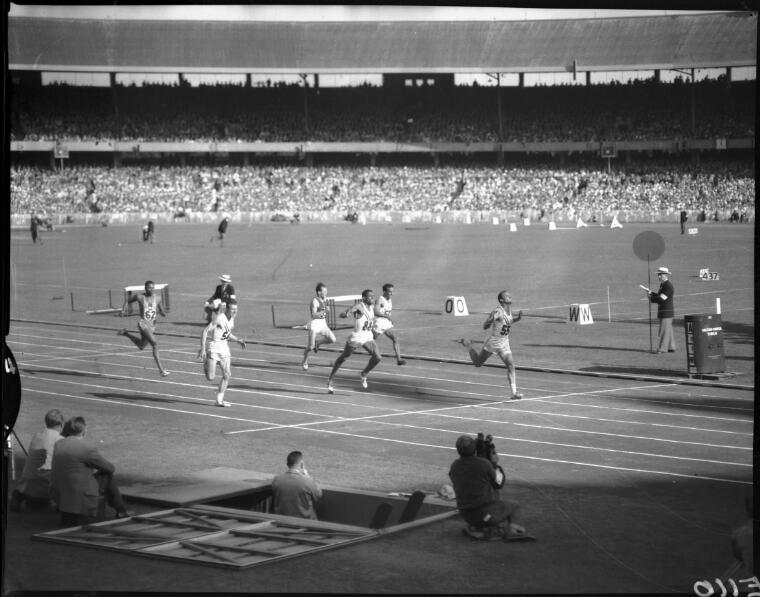 Digital Collections - Pictures - [The finish of the final of the men's ...